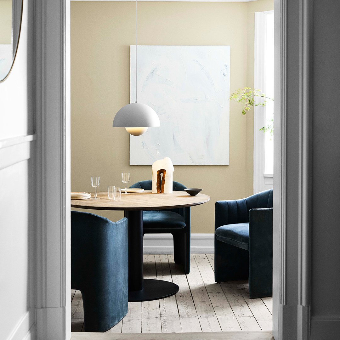 andTradition In Between SK11 Dining Table - Center Base by Sami Kallio ...