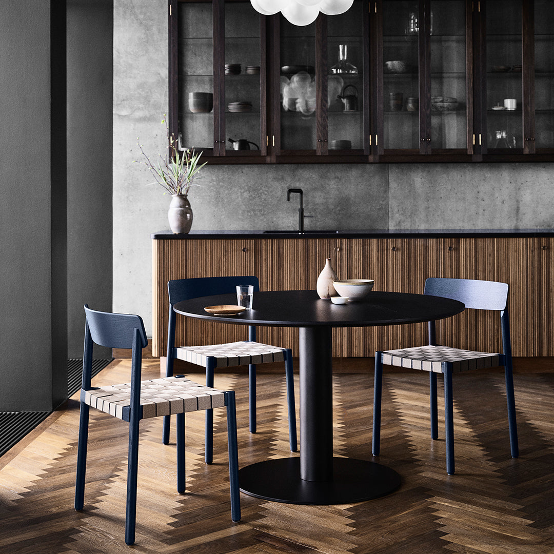 andTradition In Between SK12 Dining Table - Center Base by Sami Kallio ...